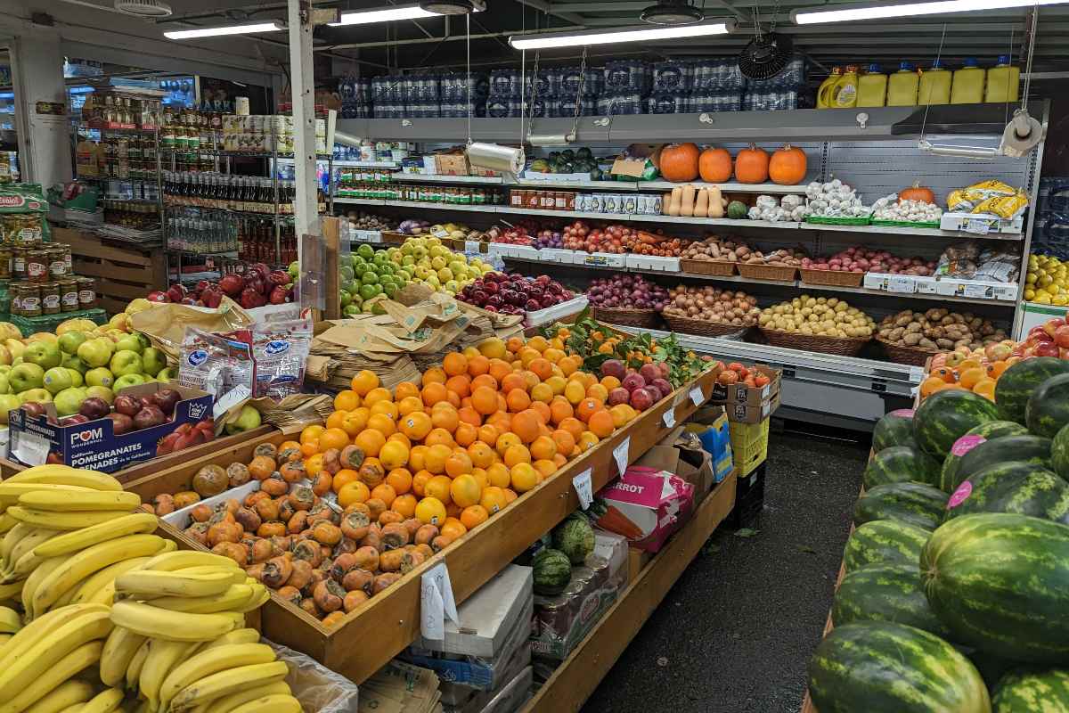 Persian Grocery Store in Vancouver - Ganjineh